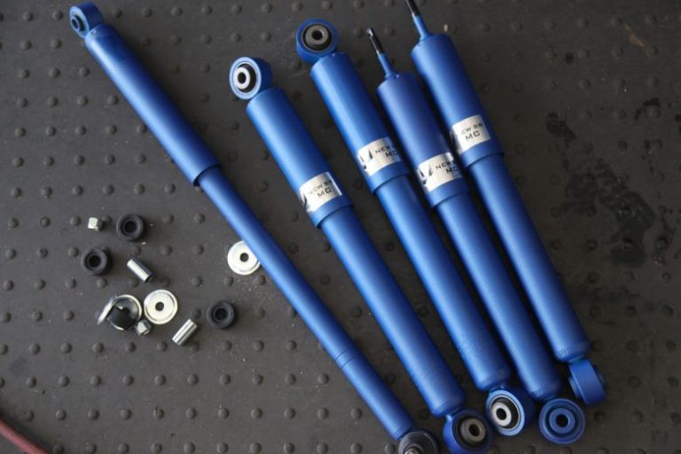 ジムニー JB64 KYB MSショックの取り付けと四輪アライメント ｜ カー用品持込取り付け専門店 フラットフィールド ・四輪アライメント・サスペンション交換