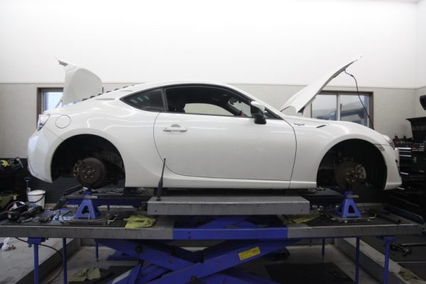 86 ZN6 ザックス純正サスペンション取り付けと四輪アライメント ｜ カー用品持込取り付け専門店 フラットフィールド ・四輪アライメント・サスペンション交換