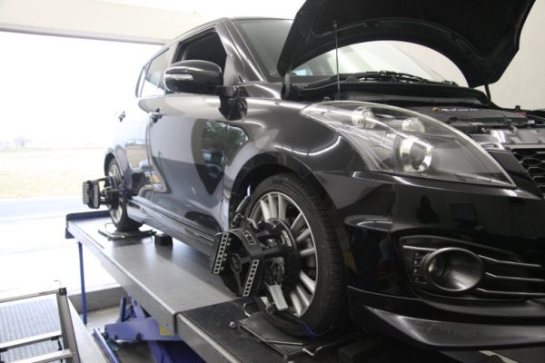 スイフト ZC32 レーシングギアダウンサス取り付けと四輪アライメント ｜ カー用品持込取り付け専門店 フラットフィールド ・四輪アライメント・サスペンション交換