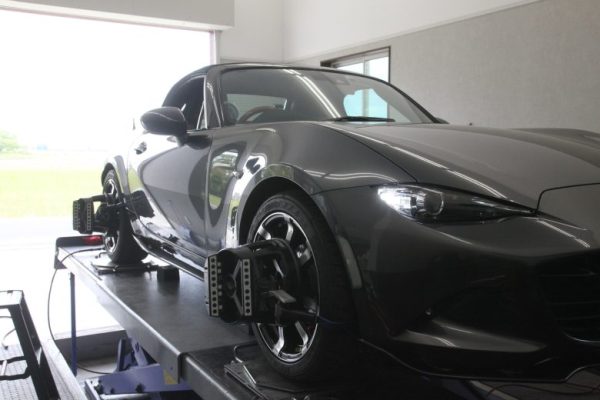 ロードスター ND5RC 1G締めと四輪アライメント ｜ カー用品持込取り付け専門店 フラットフィールド ・四輪アライメント・サスペンション交換