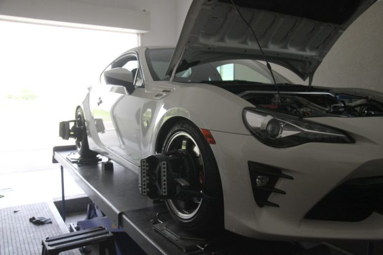 86 ZN6 1G締めと四輪アライメント ｜ カー用品持込取り付け専門店 フラットフィールド ・四輪アライメント・サスペンション交換