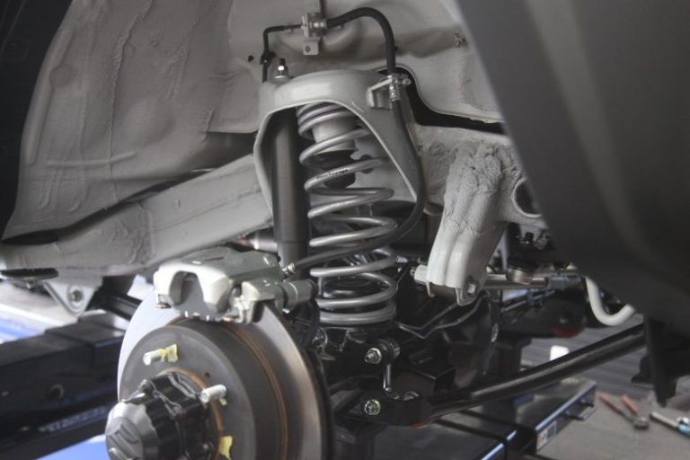 ジムニー シエラ JB74W ショウワガレージ SG アジャストコイル50 X-SHOCKセット取り付け ｜ カー用品持込取り付け専門店 フラットフィールド ・四輪アライメント・サスペンション交換