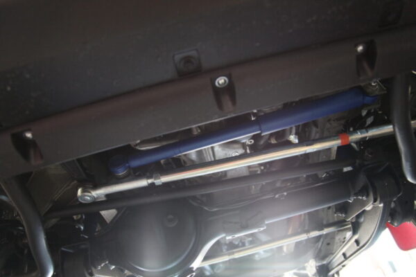 ジムニー JB64W KYB MCサスペンション取り付け 1G締め ｜ カー用品持込取り付け専門店 フラットフィールド ・四輪アライメント・サスペンション交換