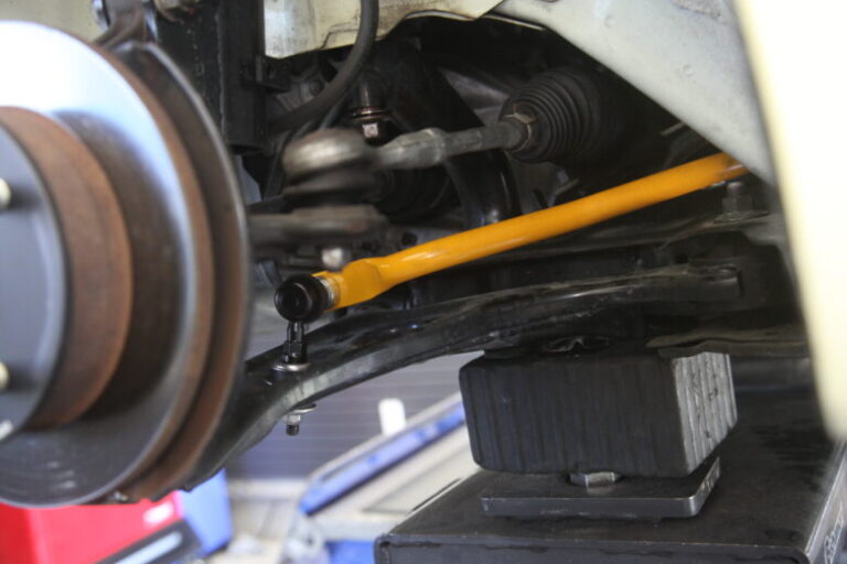 エッセ L235S SPOONリジカラ取り付け スタビライザー取り付け 1G締め直し 四輪アライメント ｜ カー用品持込取り付け専門店 ...